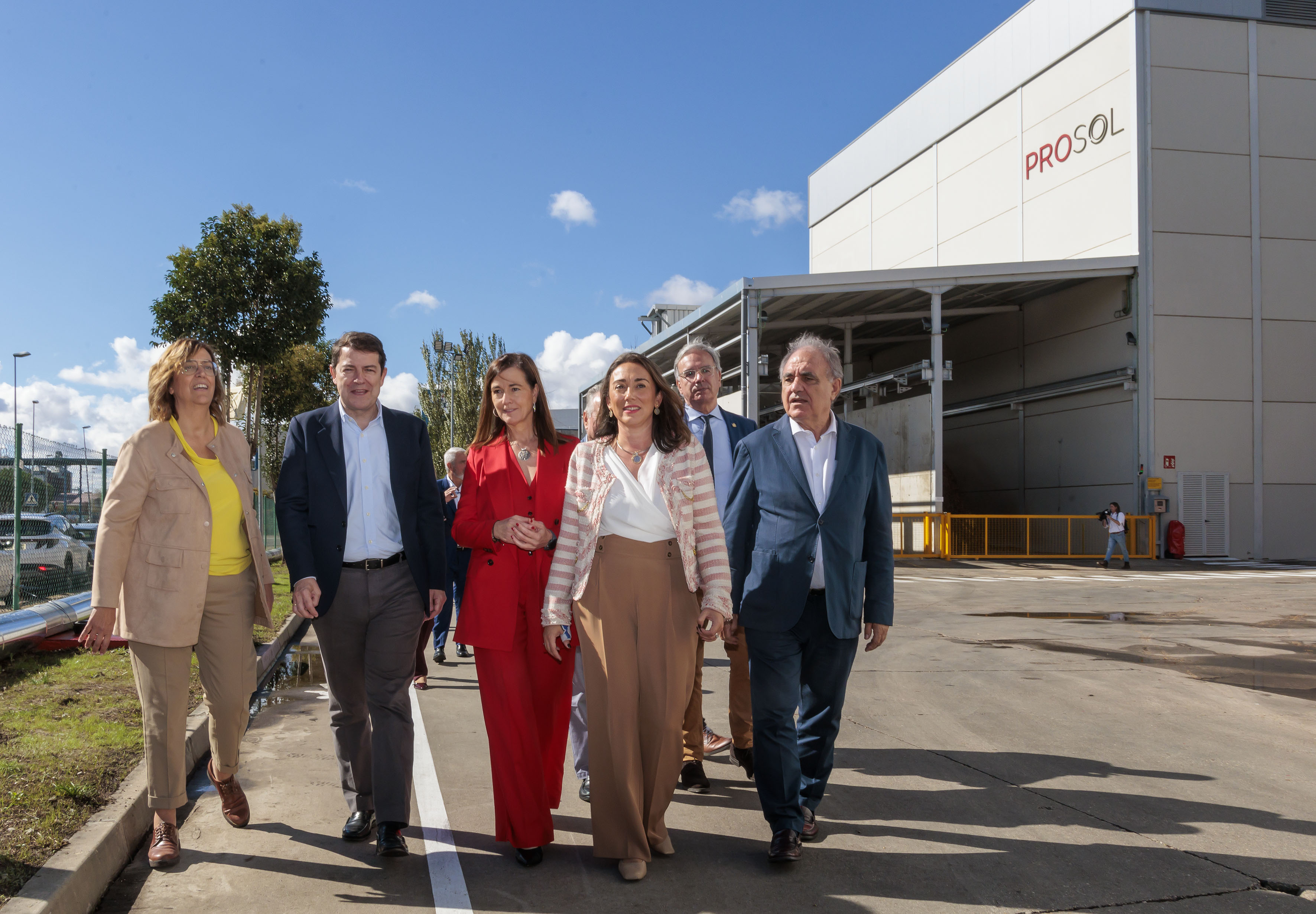 Inaugurada en Venta de Baños (Palencia) la nueva caldera de biomasa de ...